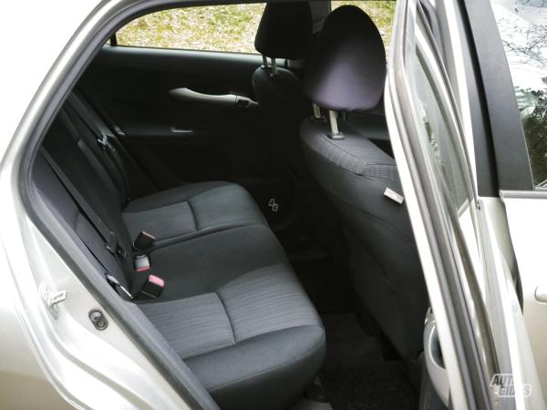 Pelēks Toyota Auris 2010 Viļņa, ar dzinēja tilpumu 1.60 L un nobraukumu 211 tūkst. km par 2800 €, foto 10 vietnē AUTOMOTO.COM.LV