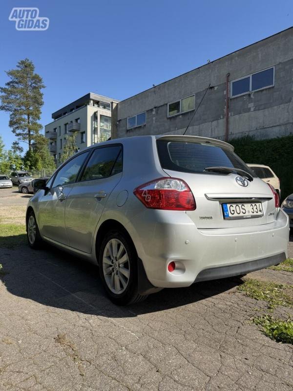 Grey Toyota Auris 2010 in Vilnius, with an engine capacity of 1.60 L and mileage of 124 thousand km for 3300 €, photo 4 on AUTOMOTO.COM.LV