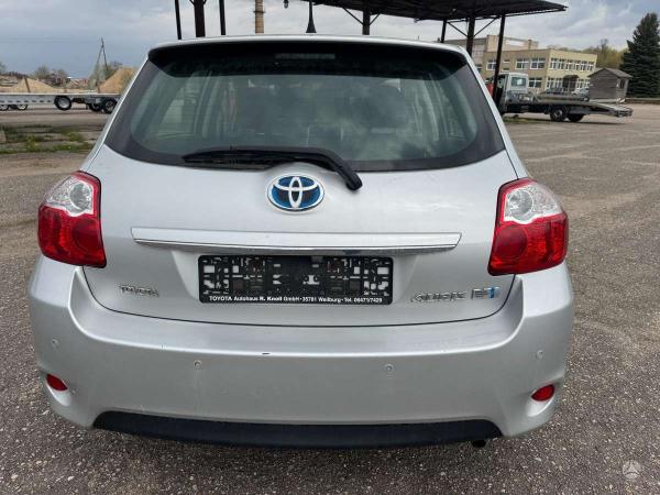 Grey Toyota Auris 2010 in Marijampole, with an engine capacity of 1.80 L and mileage of 159 thousand km for 3400 €, photo 4 on AUTOMOTO.COM.LV
