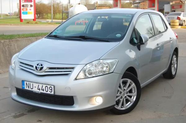 Pelēks Toyota Auris 2010 Jēkabpils, ar dzinēja tilpumu 1.40 L un nobraukumu 247 tūkst. km par 4999 €, foto 1 vietnē AUTOMOTO.COM.LV