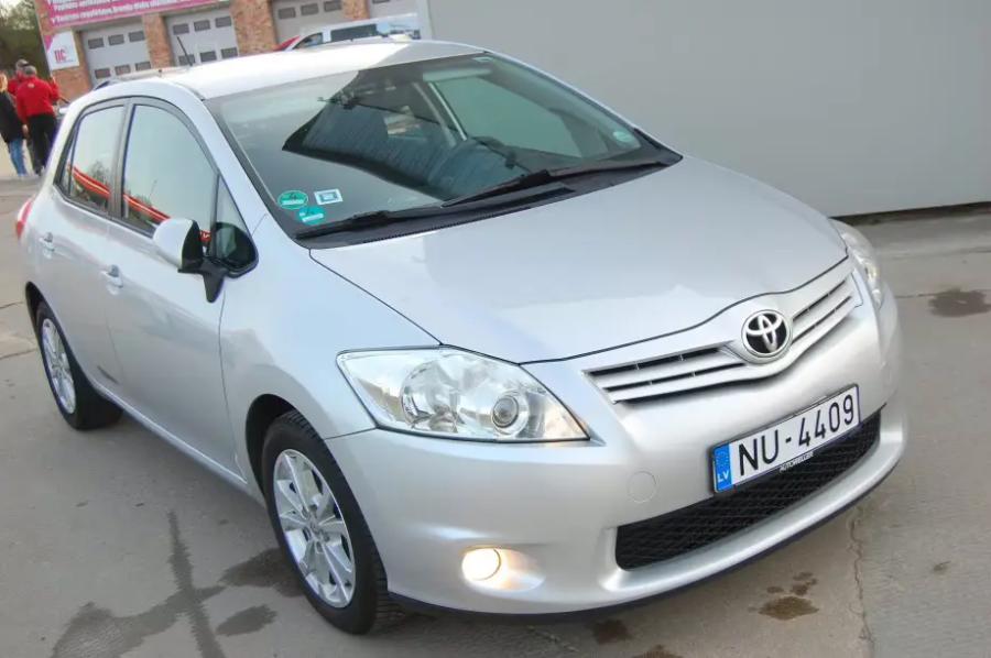 Pelēks Toyota Auris 2010 Jēkabpils, ar dzinēja tilpumu 1.40 L un nobraukumu 247 tūkst. km par 4999 €, foto 6 vietnē AUTOMOTO.COM.LV