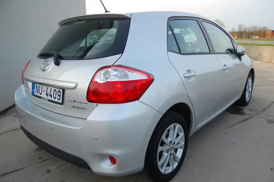 Pelēks Toyota Auris 2010 Jēkabpils, ar dzinēja tilpumu 1.40 L un nobraukumu 247 tūkst. km par 4999 €, foto 8 vietnē AUTOMOTO.COM.LV