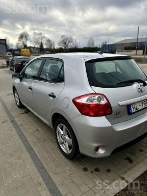Grey Toyota Auris 2010 in Riga, with an engine capacity of 1.40 L and mileage of 240 thousand km for 2299 €, photo 19 on AUTOMOTO.COM.LV