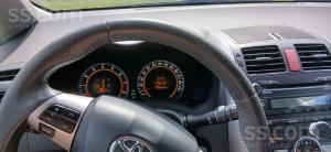 Grey Toyota Auris 2010 in Riga, with an engine capacity of 1.60 L and mileage of 179 thousand km for 3500 €, photo 4 on AUTOMOTO.COM.LV