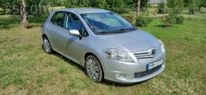 Grey Toyota Auris 2010 in Riga, with an engine capacity of 1.60 L and mileage of 179 thousand km for 3500 €, photo 5 on AUTOMOTO.COM.LV