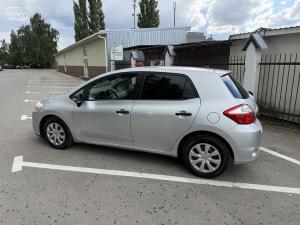 Grey Toyota Auris 2010 in Panevezys, with an engine capacity of 1.40 L and mileage of 262 thousand km for 2200 €, photo 6 on AUTOMOTO.COM.LV