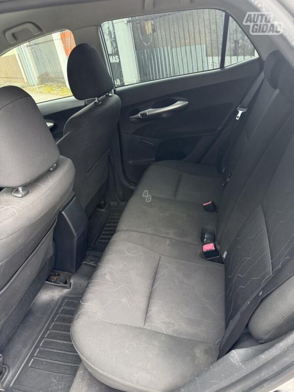 Grey Toyota Auris 2010 in Panevezys, with an engine capacity of 1.40 L and mileage of 262 thousand km for 2200 €, photo 8 on AUTOMOTO.COM.LV
