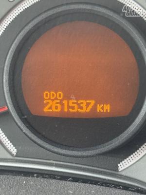 Grey Toyota Auris 2010 in Panevezys, with an engine capacity of 1.40 L and mileage of 262 thousand km for 2200 €, photo 11 on AUTOMOTO.COM.LV