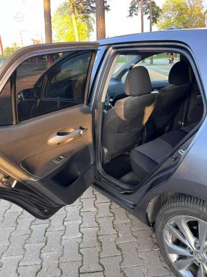 Grey Toyota Auris 2010 in Klaipeda, with an engine capacity of 1.60 L and mileage of 304 thousand km for 5250 €, photo 10 on AUTOMOTO.COM.LV