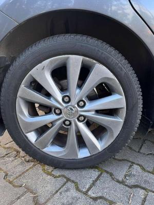 Grey Toyota Auris 2010 in Klaipeda, with an engine capacity of 1.60 L and mileage of 304 thousand km for 5250 €, photo 13 on AUTOMOTO.COM.LV