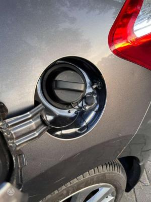 Grey Toyota Auris 2010 in Klaipeda, with an engine capacity of 1.60 L and mileage of 304 thousand km for 5250 €, photo 14 on AUTOMOTO.COM.LV