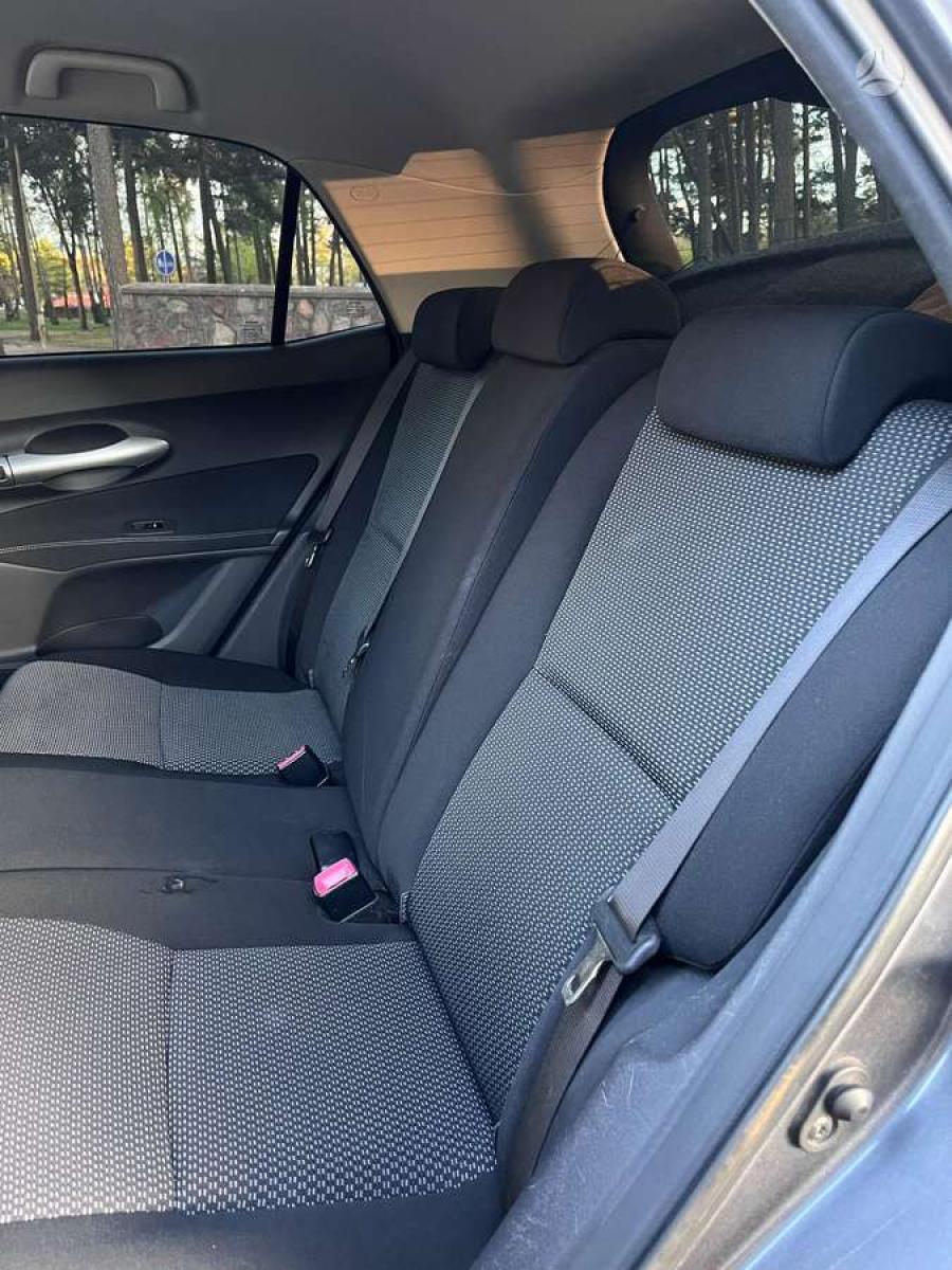 Grey Toyota Auris 2010 in Klaipeda, with an engine capacity of 1.60 L and mileage of 304 thousand km for 5250 €, photo 22 on AUTOMOTO.COM.LV