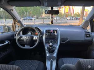 Grey Toyota Auris 2010 in Klaipeda, with an engine capacity of 1.60 L and mileage of 304 thousand km for 5250 €, photo 24 on AUTOMOTO.COM.LV