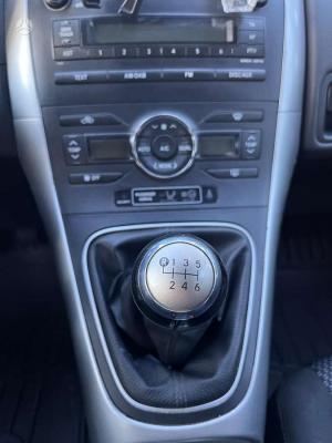 Grey Toyota Auris 2010 in Klaipeda, with an engine capacity of 1.60 L and mileage of 304 thousand km for 5250 €, photo 26 on AUTOMOTO.COM.LV
