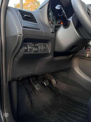 Grey Toyota Auris 2010 in Klaipeda, with an engine capacity of 1.60 L and mileage of 304 thousand km for 5250 €, photo 28 on AUTOMOTO.COM.LV
