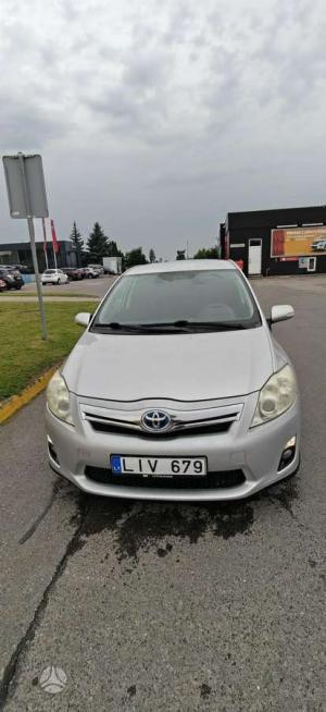 Grey Toyota Auris 2010 in Vilnius, with an engine capacity of 1.80 L and mileage of 313 thousand km for 5900 €, photo  on AUTOMOTO.COM.LV