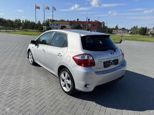 Grey Toyota Auris 2010 in Telschi, with an engine capacity of 1.80 L and mileage of 263 thousand km for 5800 €, photo 5 on AUTOMOTO.COM.LV