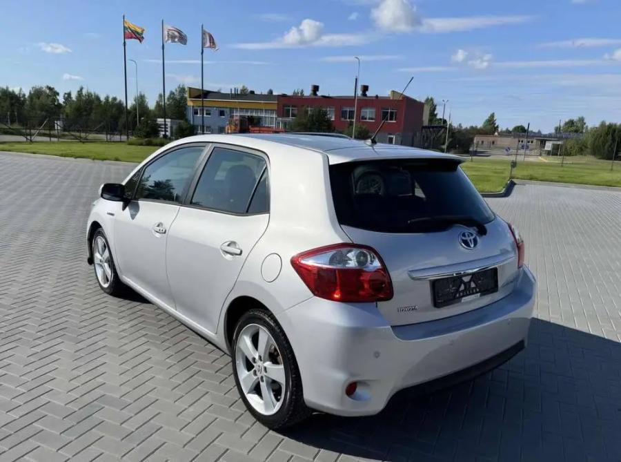 Pelēks Toyota Auris 2010 Telšiai, ar dzinēja tilpumu 1.80 L un nobraukumu 263 tūkst. km par 5790 €, foto 7 vietnē AUTOMOTO.COM.LV
