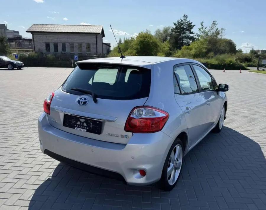 Pelēks Toyota Auris 2010 Telšiai, ar dzinēja tilpumu 1.80 L un nobraukumu 263 tūkst. km par 5790 €, foto 9 vietnē AUTOMOTO.COM.LV