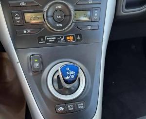 Pelēks Toyota Auris 2010 Telšiai, ar dzinēja tilpumu 1.80 L un nobraukumu 263 tūkst. km par 5790 €, foto 22 vietnē AUTOMOTO.COM.LV