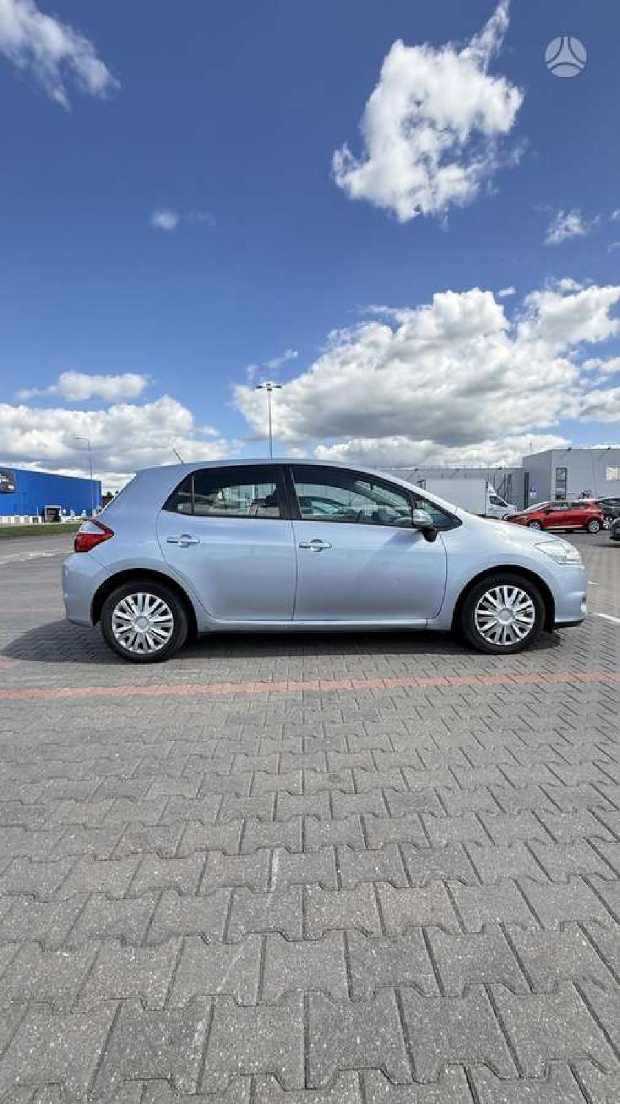 Pelēks Toyota Auris 2010 Viļņa, ar dzinēja tilpumu 1.33 L un nobraukumu 155 tūkst. km par 3499 €, foto 3 vietnē AUTOMOTO.COM.LV