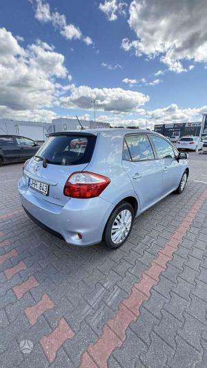 Pelēks Toyota Auris 2010 Viļņa, ar dzinēja tilpumu 1.33 L un nobraukumu 155 tūkst. km par 3499 €, foto 4 vietnē AUTOMOTO.COM.LV