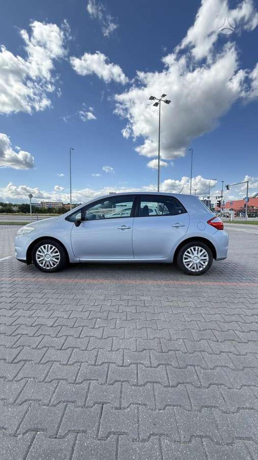 Pelēks Toyota Auris 2010 Viļņa, ar dzinēja tilpumu 1.33 L un nobraukumu 155 tūkst. km par 3499 €, foto 7 vietnē AUTOMOTO.COM.LV