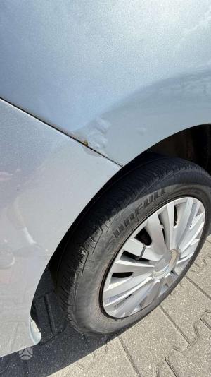 Pelēks Toyota Auris 2010 Viļņa, ar dzinēja tilpumu 1.33 L un nobraukumu 155 tūkst. km par 3499 €, foto 19 vietnē AUTOMOTO.COM.LV