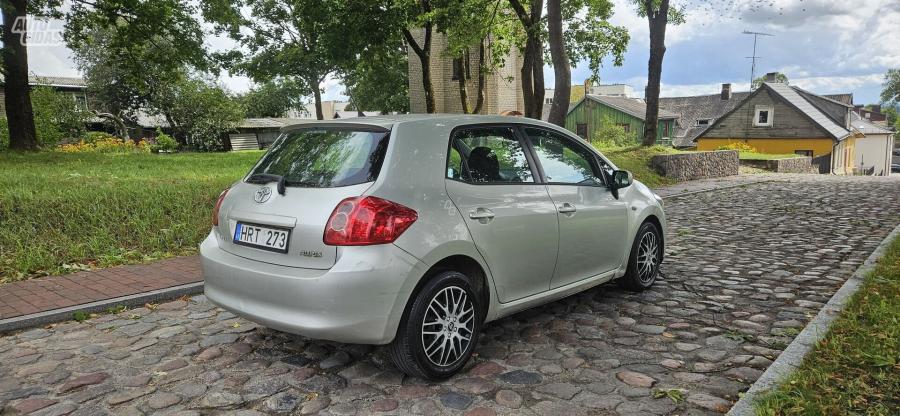 Grey Toyota Auris 2010 in Telschi, with an engine capacity of 1.40 L and mileage of 267 thousand km for 1490 €, photo 4 on AUTOMOTO.COM.LV