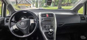 Grey Toyota Auris 2010 in Telschi, with an engine capacity of 1.40 L and mileage of 267 thousand km for 1490 €, photo 8 on AUTOMOTO.COM.LV