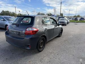 Grey Toyota Auris 2010 in Marijampole, with an engine capacity of 1.33 L and mileage of 222 thousand km for 2650 €, photo 6 on AUTOMOTO.COM.LV