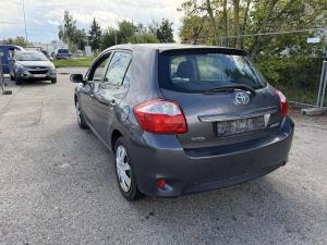 Grey Toyota Auris 2010 in Marijampole, with an engine capacity of 1.33 L and mileage of 222 thousand km for 2650 €, photo 7 on AUTOMOTO.COM.LV
