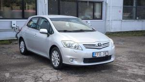 Grey Toyota Auris 2010 in Vilnius, with an engine capacity of 1.80 L and mileage of 200 thousand km for 4300 €, photo  on AUTOMOTO.COM.LV