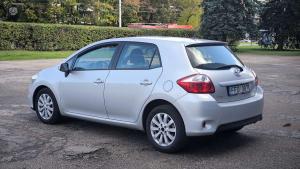 Grey Toyota Auris 2010 in Vilnius, with an engine capacity of 1.80 L and mileage of 200 thousand km for 4300 €, photo 4 on AUTOMOTO.COM.LV