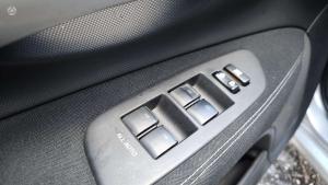 Grey Toyota Auris 2010 in Vilnius, with an engine capacity of 1.80 L and mileage of 200 thousand km for 4300 €, photo 10 on AUTOMOTO.COM.LV
