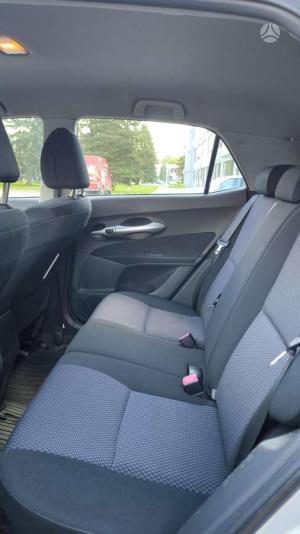 Grey Toyota Auris 2010 in Vilnius, with an engine capacity of 1.80 L and mileage of 200 thousand km for 4300 €, photo 12 on AUTOMOTO.COM.LV