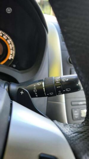 Grey Toyota Auris 2010 in Vilnius, with an engine capacity of 1.80 L and mileage of 200 thousand km for 4300 €, photo 20 on AUTOMOTO.COM.LV