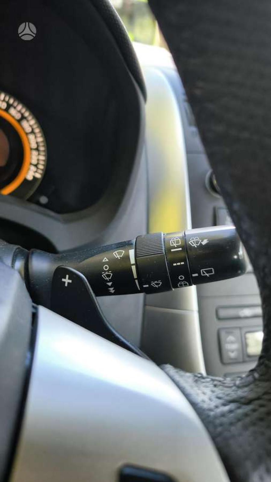 Grey Toyota Auris 2010 in Vilnius, with an engine capacity of 1.80 L and mileage of 200 thousand km for 4300 €, photo 20 on AUTOMOTO.COM.LV