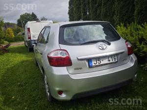 Toyota Auris 2010 in Rezekne on AUTOMOTO.COM.LV Grey Toyota Auris 2010 in Rezekne, with an engine capacity of 1.30 L and mileage of 207 thousand km for 2300 €, photo 1 on AUTOMOTO.COM.LV