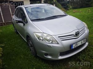 Grey Toyota Auris 2010 in Rezekne, with an engine capacity of 1.30 L and mileage of 207 thousand km for 2300 €, photo 4 on AUTOMOTO.COM.LV