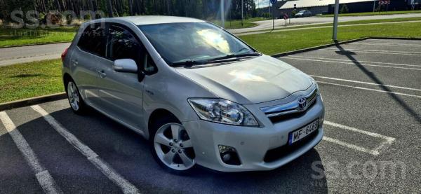 Pelēks Toyota Auris 2010 Rīga, ar dzinēja tilpumu 1.80 L un nobraukumu 272 tūkst. km par 5500 €, foto 8 vietnē AUTOMOTO.COM.LV
