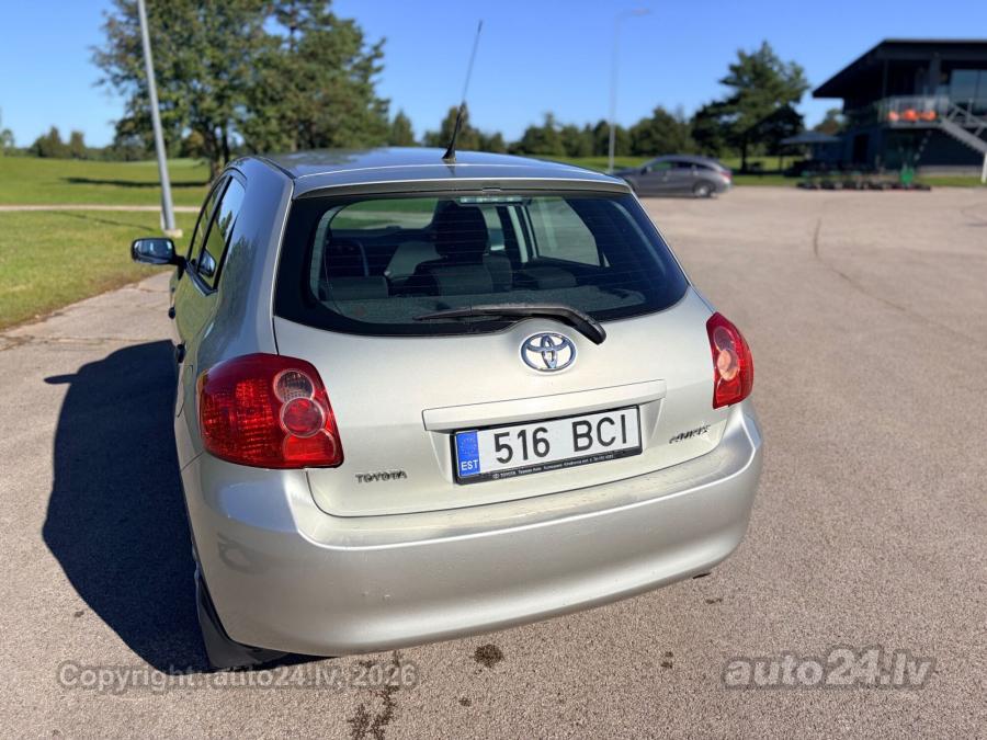 Pelēks Toyota Auris 2010 Tallina, ar dzinēja tilpumu 1.60 L un nobraukumu 73 tūkst. km par 3900 €, foto 6 vietnē AUTOMOTO.COM.LV