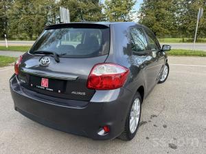 Grey Toyota Auris 2010 in Ogre, with an engine capacity of 2.00 L and mileage of 191 thousand km for 4800 €, photo 9 on AUTOMOTO.COM.LV