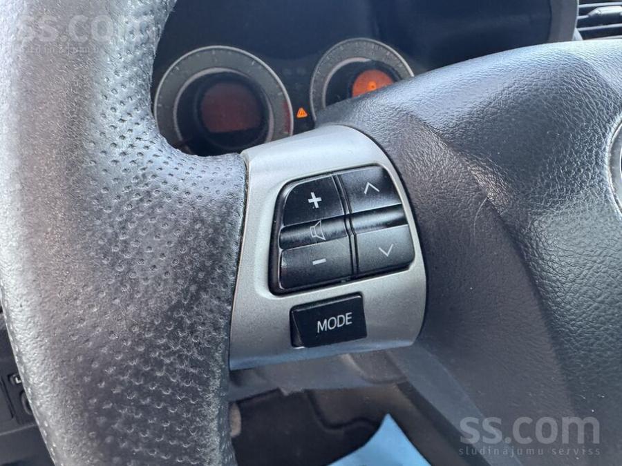 Grey Toyota Auris 2010 in Ogre, with an engine capacity of 2.00 L and mileage of 191 thousand km for 4800 €, photo 21 on AUTOMOTO.COM.LV