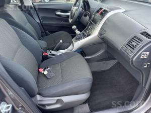 Grey Toyota Auris 2010 in Ogre, with an engine capacity of 2.00 L and mileage of 191 thousand km for 4800 €, photo 24 on AUTOMOTO.COM.LV