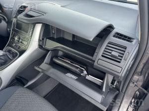 Grey Toyota Auris 2010 in Ogre, with an engine capacity of 2.00 L and mileage of 191 thousand km for 4800 €, photo 26 on AUTOMOTO.COM.LV