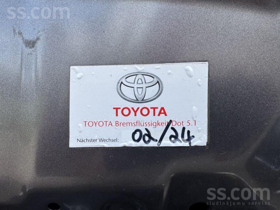 Grey Toyota Auris 2010 in Ogre, with an engine capacity of 2.00 L and mileage of 191 thousand km for 4800 €, photo 30 on AUTOMOTO.COM.LV