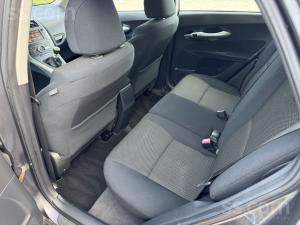 Grey Toyota Auris 2010 in Ogre, with an engine capacity of 2.00 L and mileage of 191 thousand km for 4800 €, photo 31 on AUTOMOTO.COM.LV