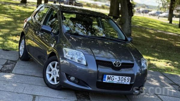 Grey Toyota Auris 2010 in Jurmala, with an engine capacity of 1.40 L and mileage of 0 thousand km for 2450 €, photo 1 on AUTOMOTO.COM.LV