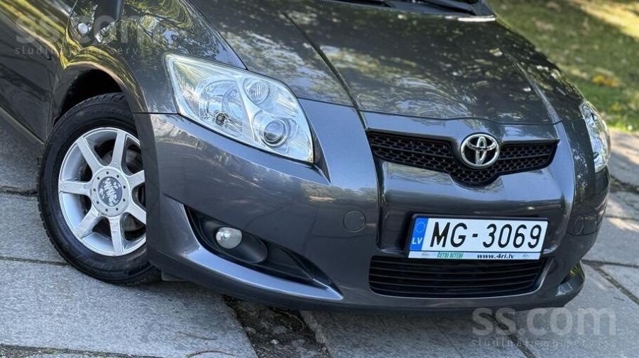Pelēks Toyota Auris 2010 Jūrmala, ar dzinēja tilpumu 1.40 L un nobraukumu 0 tūkst. km par 2450 €, foto 5 vietnē AUTOMOTO.COM.LV